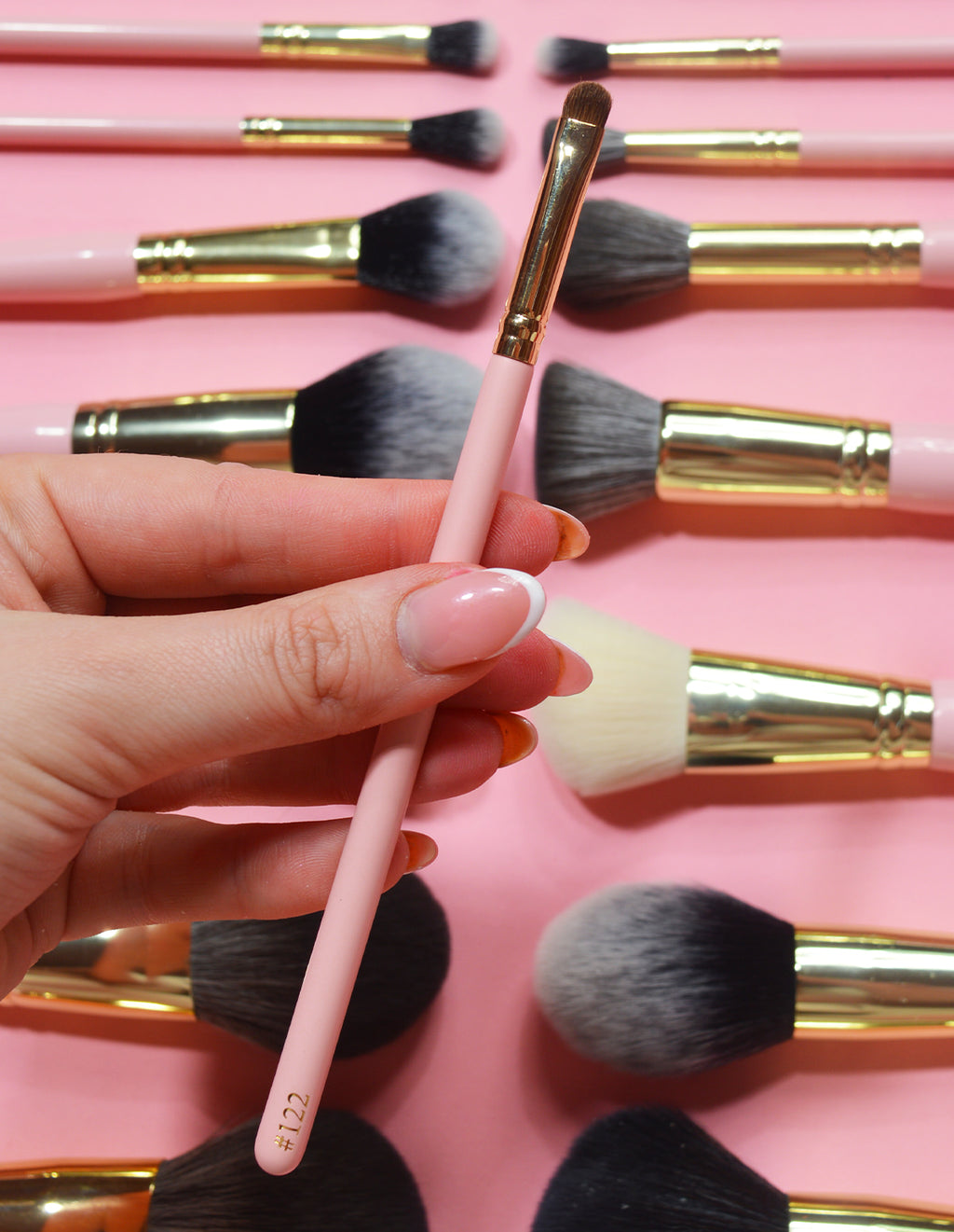 P.Louise #122 Short Smudger Brush - – P. Louise Cosmetics